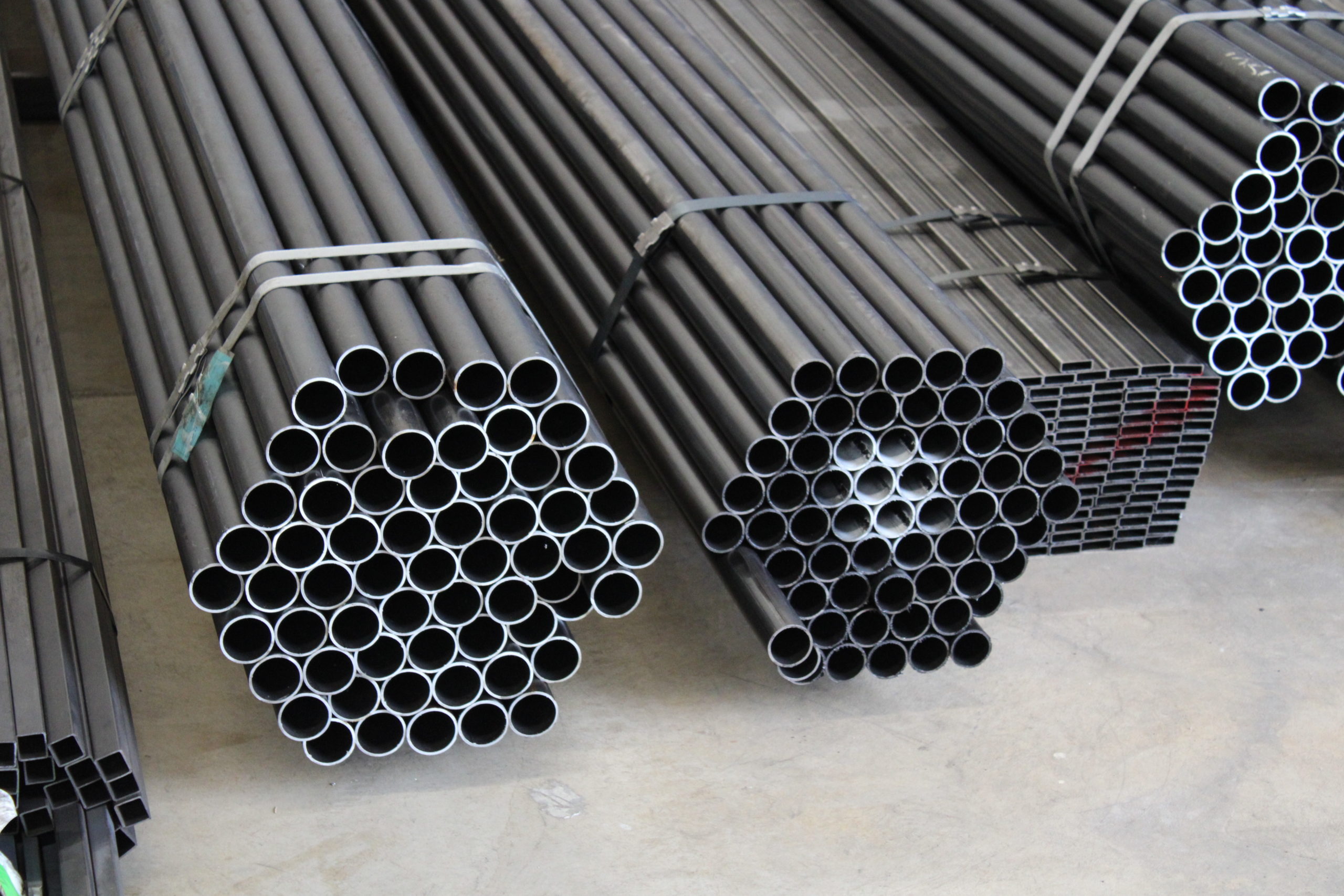 Pipes and Tubing - Calvin Steel